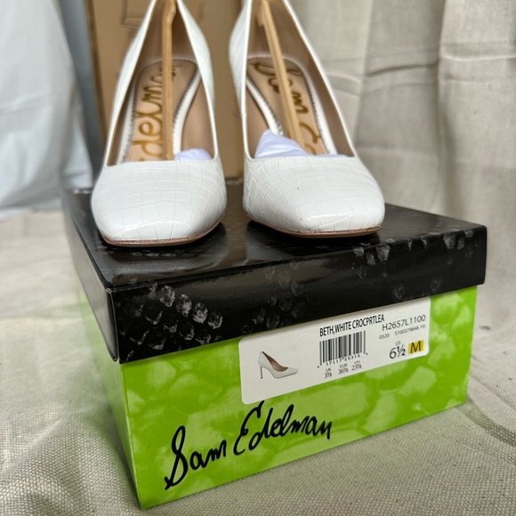 Sam Edelman | Shoes | Sam Edelman White Crocembossed Heels | Poshmark